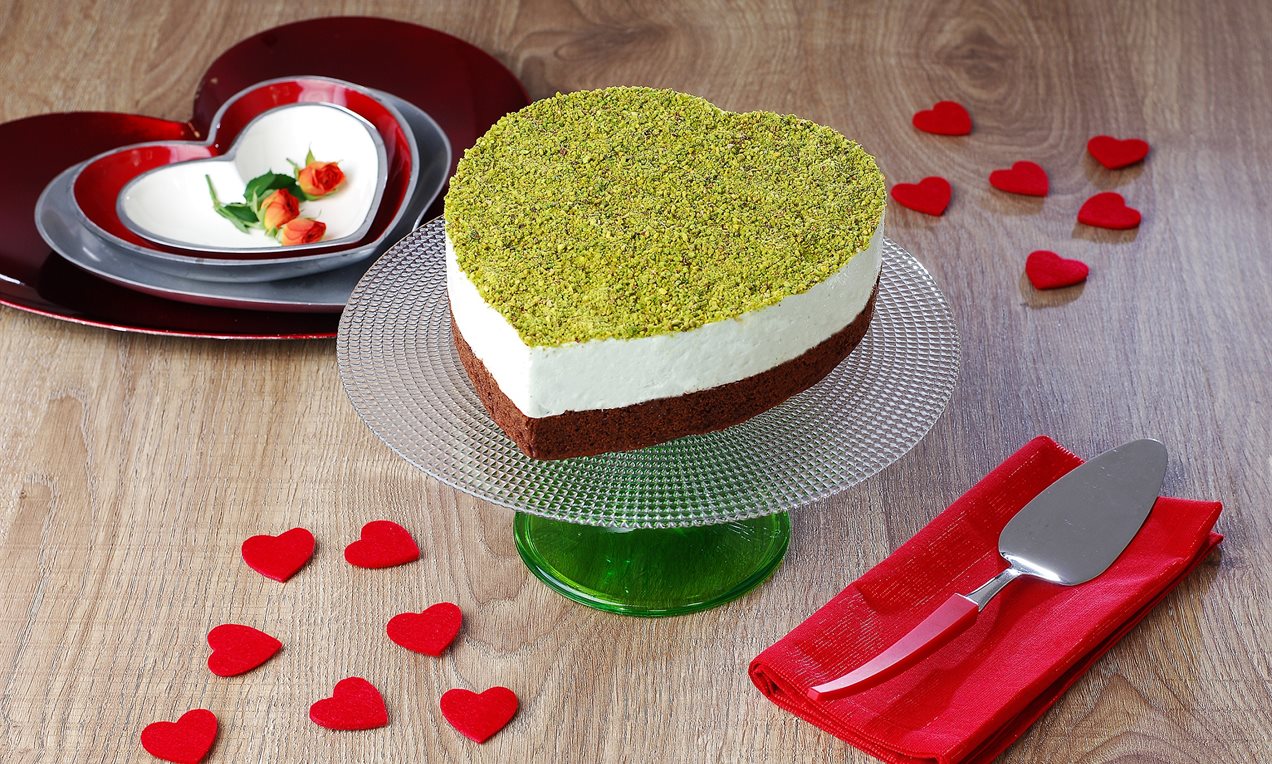 Antep Fıstıklı Kalp Pasta Tarifi | Dr. Oetker