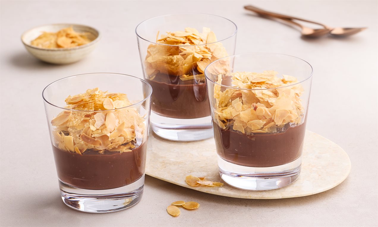 Baklavalık Yufkalı Bademli Puding Kup Tarifi | Dr. Oetker